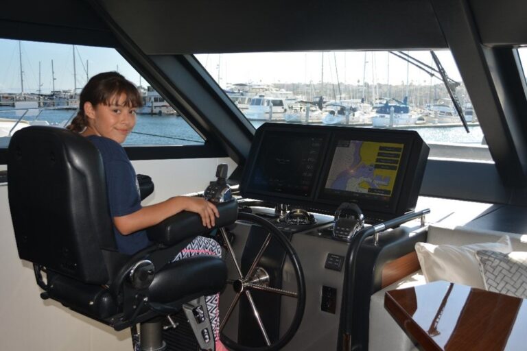 Master the Boating Right of Way Rules in Los Angeles